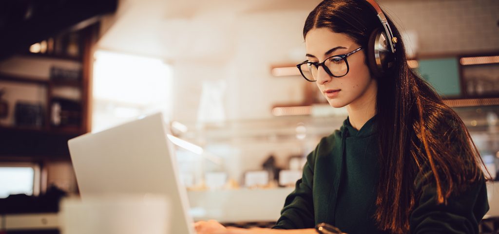 The Best Tools for Remote Learning & How to Adapt to Distance Education